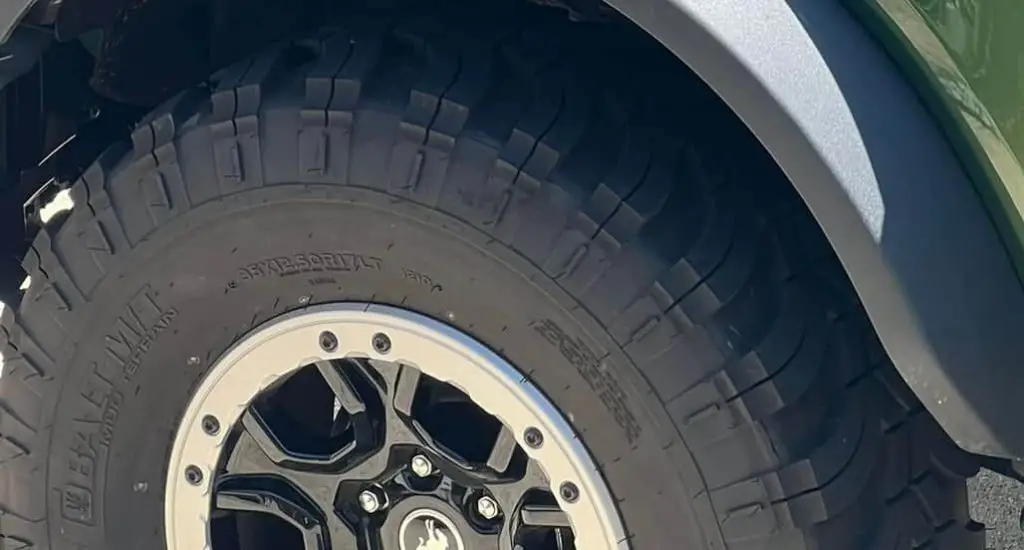 Tire Size 315/70r17 vs 35x12.50r17 - Comparison TABLE